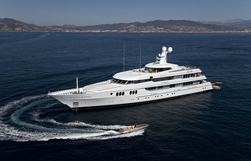 Yacht TRIDENT, Feadship | CHARTERWORLD Luxury Superyacht Charters